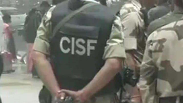 Cisf Jawan Rajesh Singh Awarded Police Medal For Gallantry Capturing ...