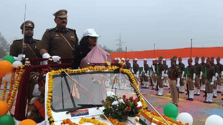 सारे जहां से अच्छा हिंदोस्तां हमारा:हाथरस में रही गणतंत्र दिवस की धूम ...