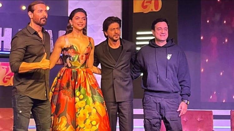 Pathaan Shah Rukh Khan Deepika Padukone John Abraham Siddharth Anand Press Conference - Amar ...