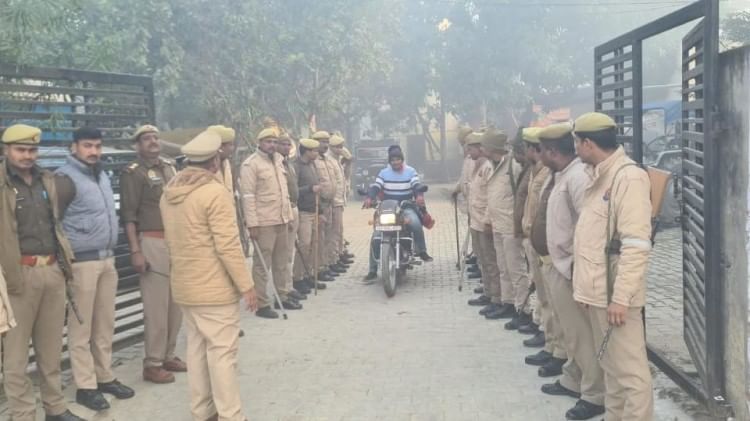 Mlc Election:आजमगढ़ में कड़ी सुरक्षा के बीच सकुशल मतदान संपन्न, 50.16 फीसद पड़े वोट - Up Mlc ...