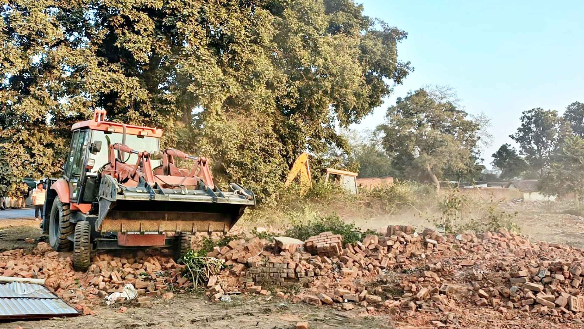 Shahdol After Death Of Seven People Administration Made Government Land ...