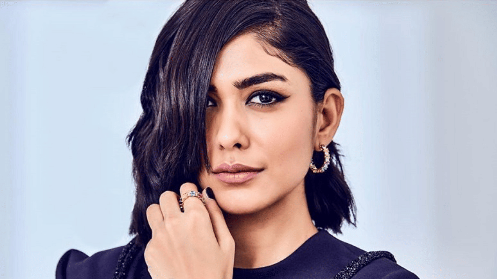 Mrunal Thakur Breaks Silence On Rumors Of Marriage With Telugu Actor ...