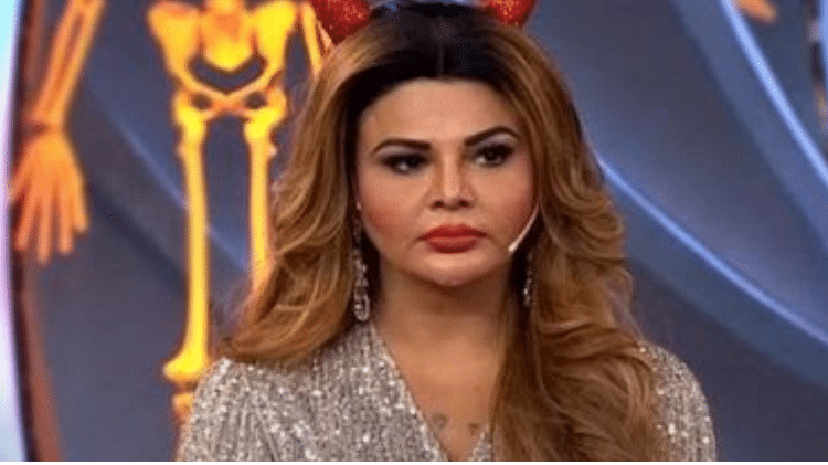 Rakhi Sawantमां की मौत के बाद रोती गिड़गिड़ाती नजर आईं राखी सावंत बोलीं खतरे में मेरी शादी