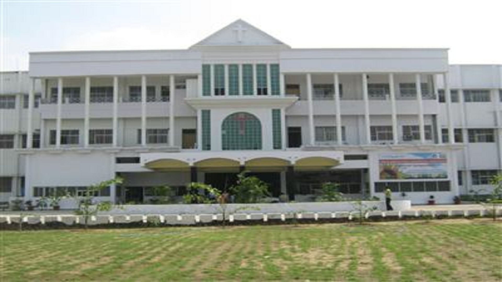 Shuats University : 43 पदों पर बिना अंतिम तिथि के ही निकाल दिया भर्ती ...