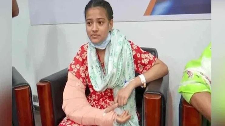 Birthday Gift:पैदायशी दिव्यांग साम्या को जन्मदिन पर तोहफे में मिला हाथ ...