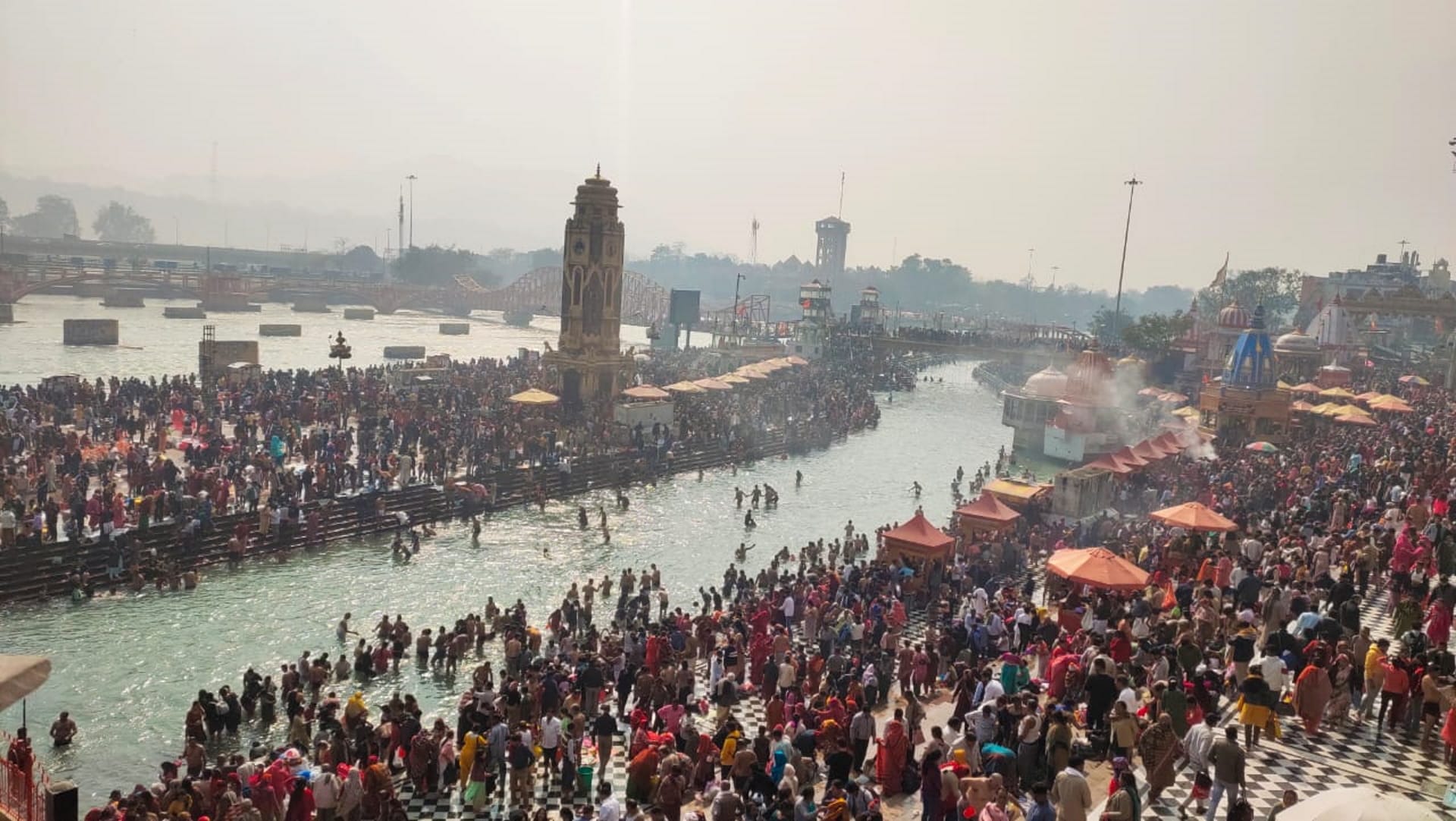 Holi 2023 No Room Condition In Haridwar Laksar Waiting In Train Crossed ...