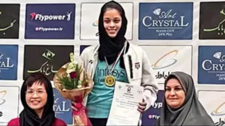 Indian Badminton Player Tanya Hemanth Won Gold Medal In Iran Then Wear Headscarf Medal Ceremony ...