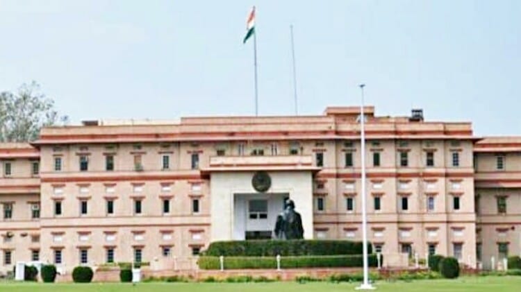 Gad Bihar :नीतीश सरकार के सामान्य प्रशासन विभाग ने की 967 अफसरों की ...