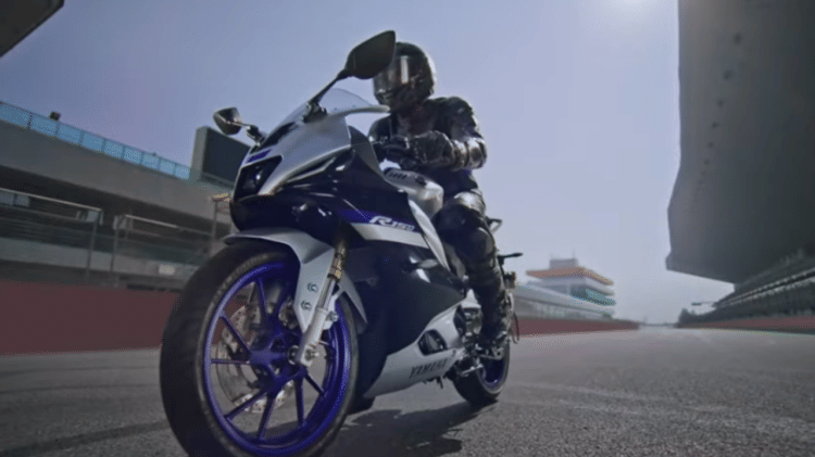 Yamaha R15 V4:यामाहा R15 V4 डार्क नाइट एडिशन हुआ लॉन्च, जानें कीमत और ...
