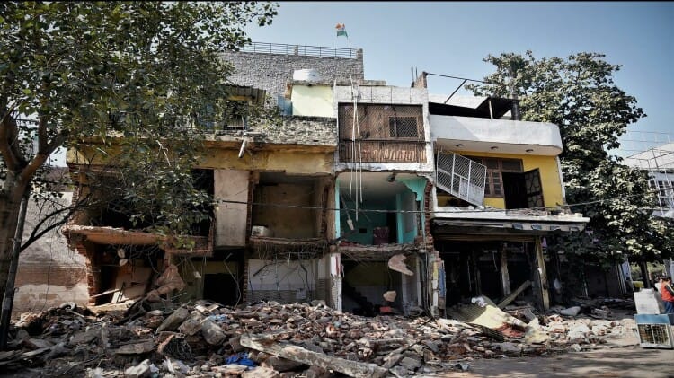 महरौली मामला:तोड़फोड़ रुकवाने और पैमाइश नहीं कराने पर दिल्ली सरकार ...