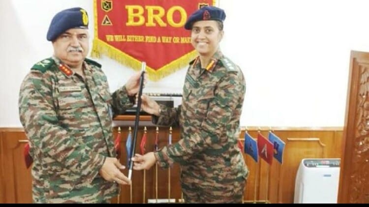 Col Archana Sood Becomes The 1st Woman Officer To Command A Border Road ...