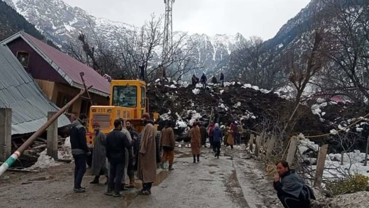जम्मू कश्मीर गांदरबल में भूस्खलन से 10 घर 4 गौशालाएं और कई दुकानें