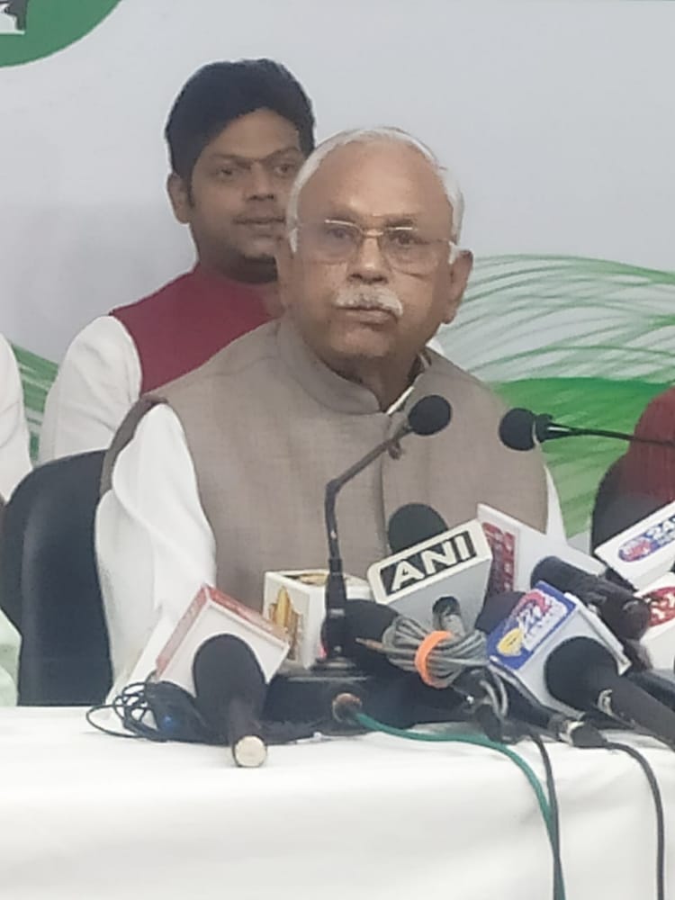 Mp News:सुरेश पचौरी ने Bjp पर साधा निशाना, बोले- विकास यात्रा के नाम पर ...