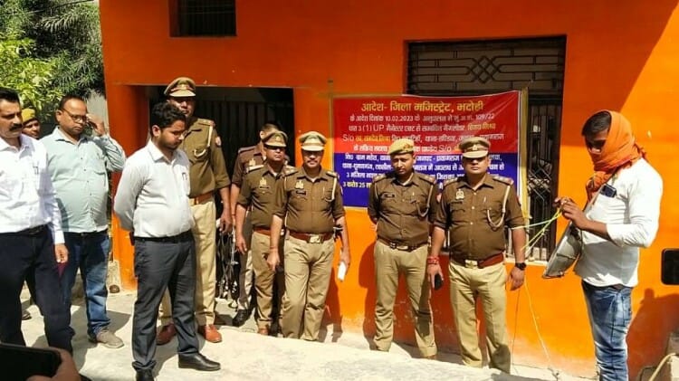 The Luxurious House Of A Close Friend Of Former Mla Vijay Mishra Was ...