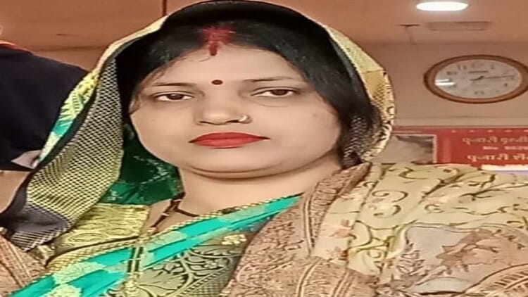 Bharatpur Village Head Neelam Devi Honored By The President - Amar ...