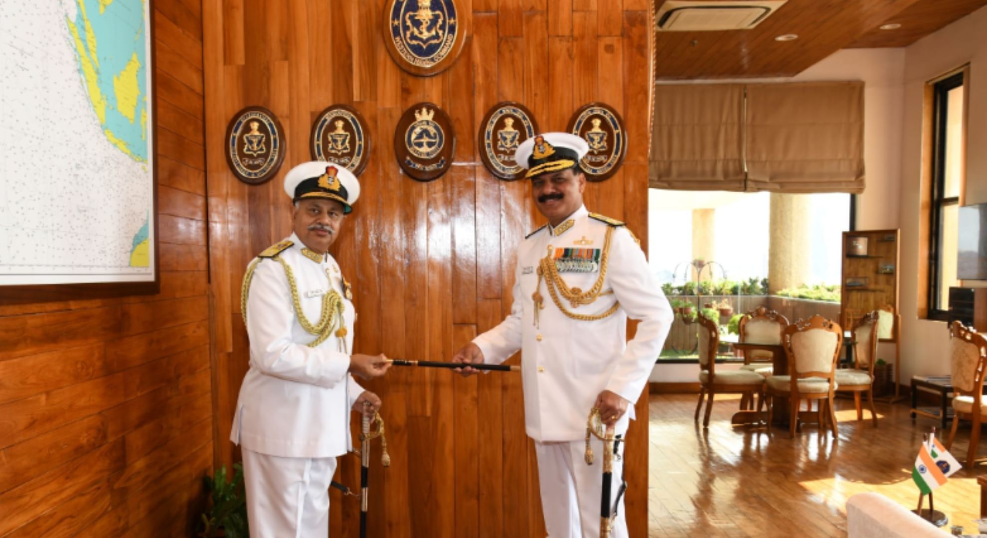 Western Naval:वाइस एडमिरल दिनेश त्रिपाठी ने संभाला नौसेना की पश्चिमी ...