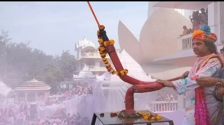 प्रियाकांत जू मंदिर में होली की धूमः बिखरा ब्रज की होली का रस-रंग ...