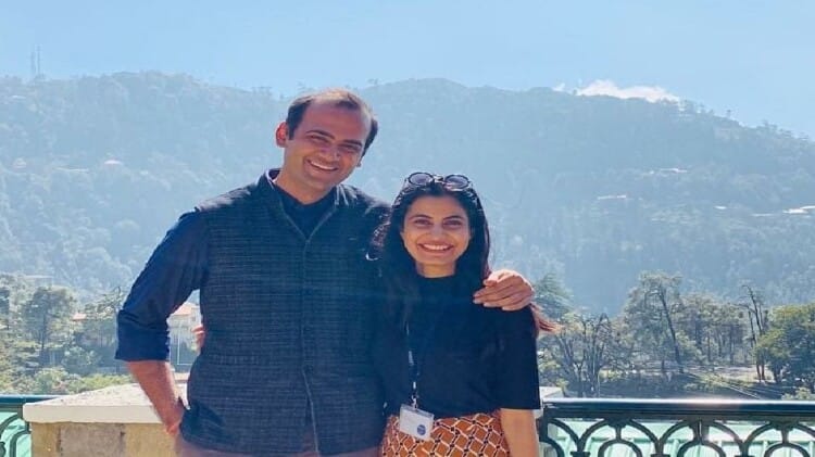 Upsc Topper:चार बार फेल होके लक्ष्य छोड़ने चला था अक्षत, मां की सीख ने ...