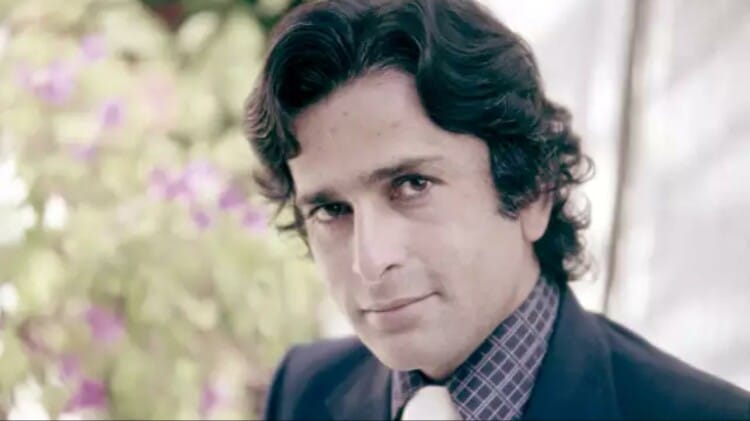 Shashi Kapoor:जब शशि कपूर ने धार्मिक फिल्म में दिए बेहद बोल्ड सीन, अदालत तक पहुंच गया था मामला ...