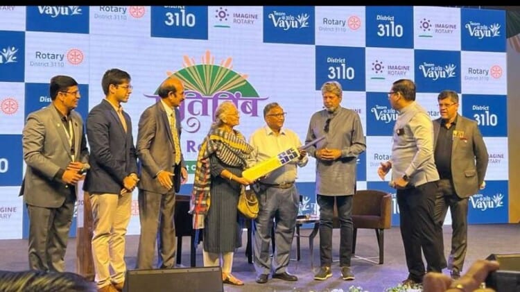 कपिलदेव के हस्ताक्षर वाले बल्ला की हुई नीलामी:सवा आठ लाख में बिका, गरीब ...