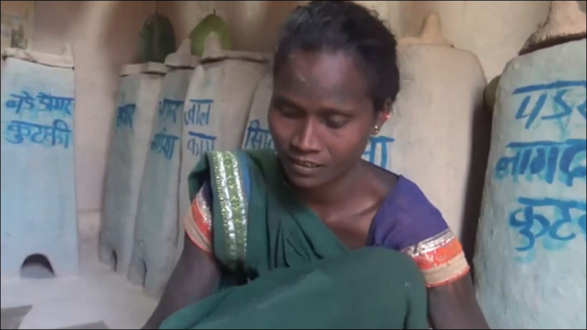 Mp Tribal Woman Lahari Bai Builds Bank Of Rare Millet Seeds At Home In Dindori Pm Modi Praises ...
