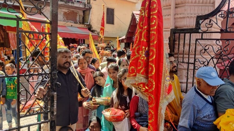 Fifth Navratri 2023 One Lakh Devotees Pay Obeisance At Shakti Peethas ...