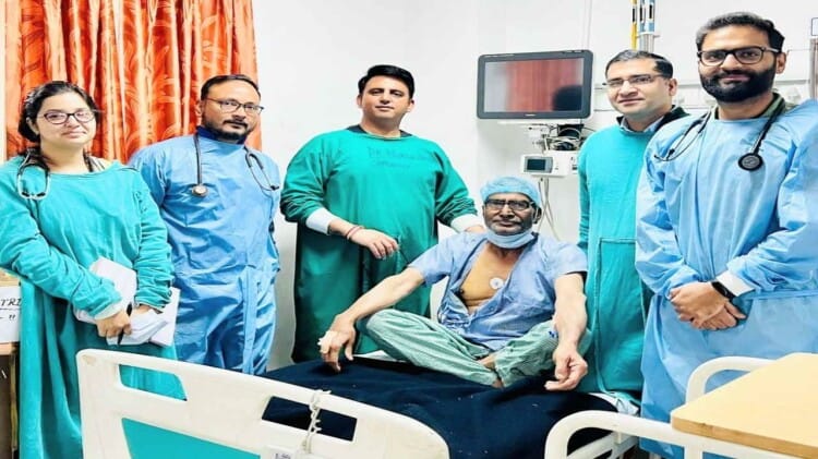 First Successful Transplant Of Laa In Himachal, Doctors Of Tanda ...