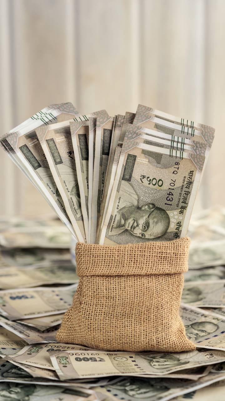 Small Income Taxpayers And Middle Class Will Get Relief; Expectations ...