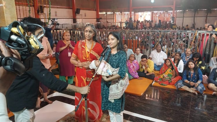 Karauli Sarkar Baba Has His Own Bollywood, Camera And Great Sound ...