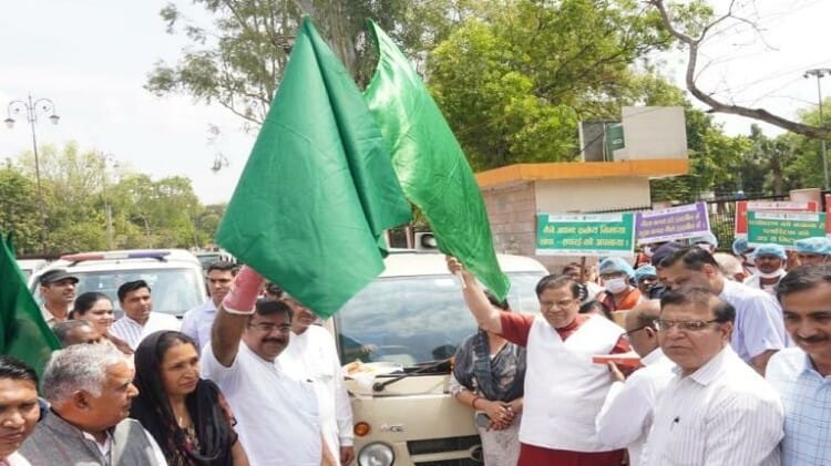 Contractor Started Work Of Collecting Garbage From House To House In ...