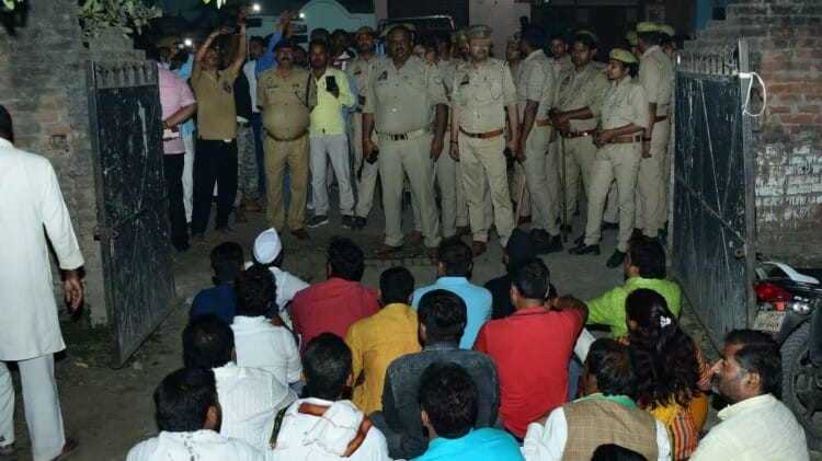 Sultanpur:पुलिस कर्मियों की पिटाई मामले में कांग्रेस जिलाध्यक्ष समेत 40 ...