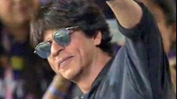 Kkr का जोश बढ़ाने ईडन गार्डन पहुंचे Srk