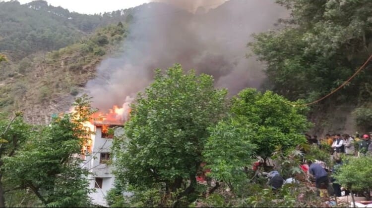 Tyuni Agnikand: जल रहे थे मासूम, बेबस नजर आया हर कोई...दिल दहला देने ...