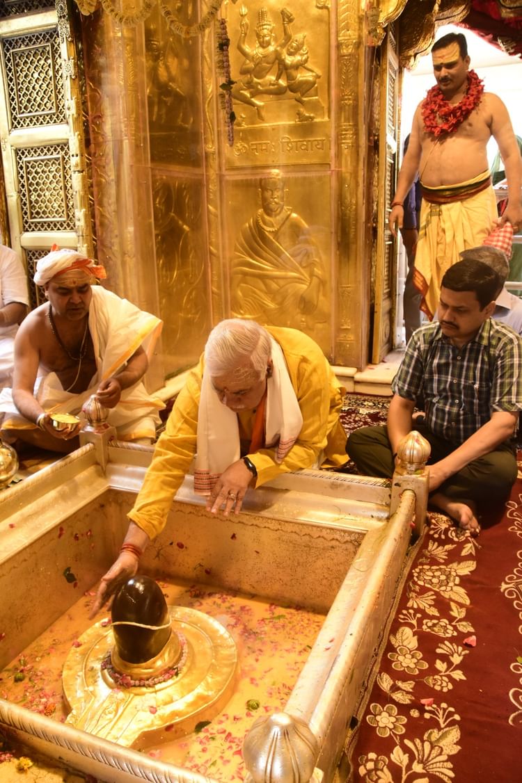 Up Chief Secretary Durga Shankar Mishra In Varanasi Review Meeting ...