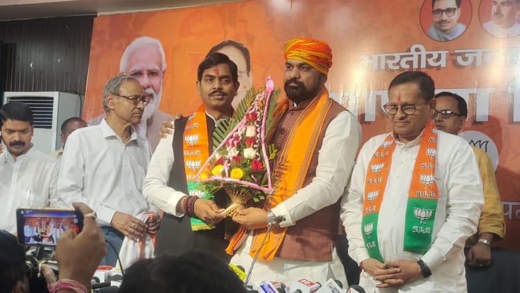 Bihar: Mlc Awadhesh Singh And Jeevan Kumar Reached Bjp Office, Samrat Chaudhary Targeted Nitish ...