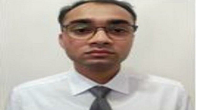 Pcs Topper Alok Singh: First Iitian After Leaving The Village Became ...