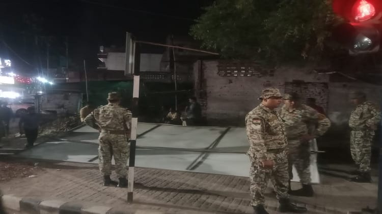 Up Nikay Chunav 2023 Hoarding-posters Removed From The Roads In Agra ...