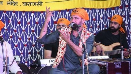 Varanasi:संकट मोचन संगीत समारोह में छाए जसवीर जस्सी, हीर रांझा की प्रेम कहानी को पंजाबी धुन में ...