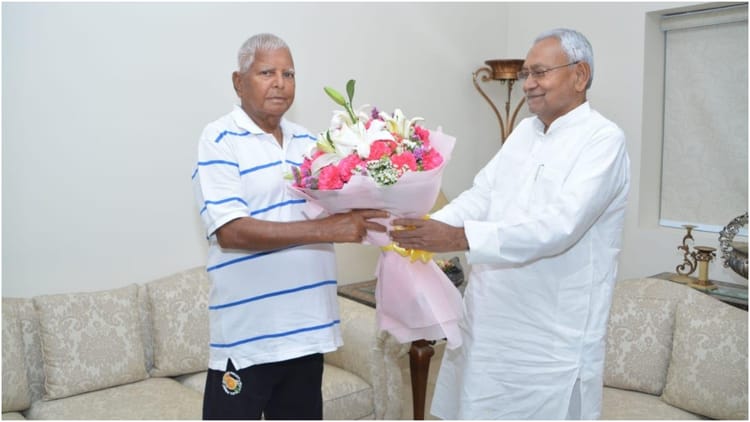 Bihar Cm Nitish Kumar Meets Rjd Chief And Former Bihar Cm Lalu Prasad ...
