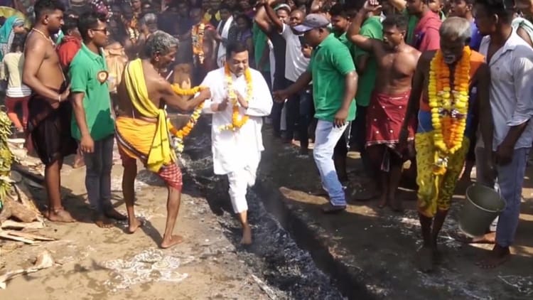 Jhamu Jatra:ओडिशा में देवी पूजा में शामिल हुए संबित पात्रा, भक्त बनकर ...