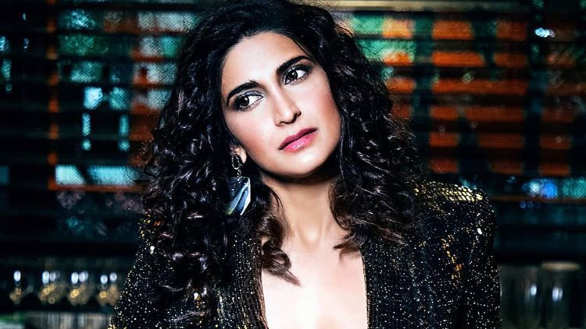 Aahana Kumra:फोटो क्लिक कराते समय शख्स ने की अहाना कुमरा के साथ ऐसी ...