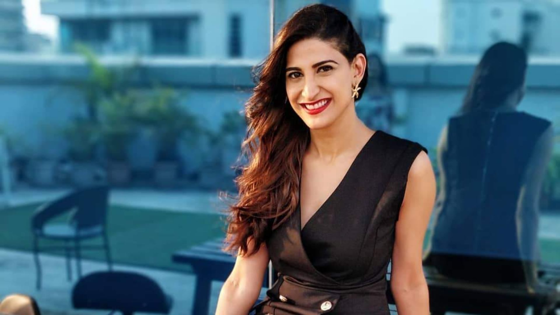 Aahana Kumra:फोटो क्लिक कराते समय शख्स ने की अहाना कुमरा के साथ ऐसी ...
