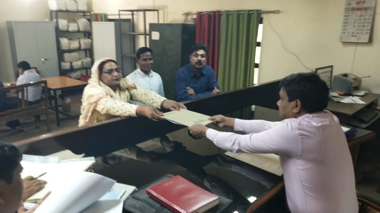 Up Nikay Chunav:वाराणसी में मेयर पद के लिए हुआ पहला नामांकन ...