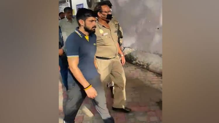 Gangster Lawrence Bishnoi Lodged In Bathinda Jail Taken To Delhi By Nia ...