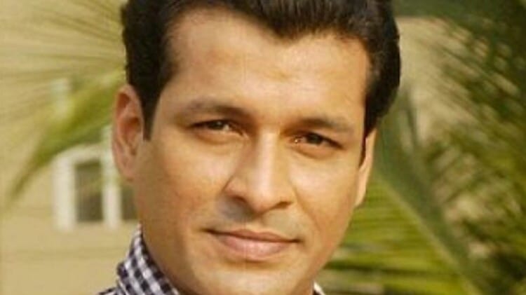 प्रकाश झा की कई फिल्मों में दिख चुके हैं चेतन पंडित