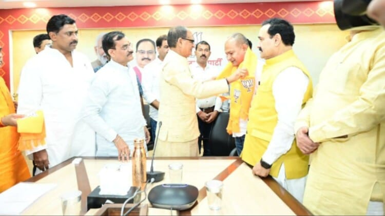 Mp Politics: Siddharth Malaiya, Son Of Former Finance Minister Jayant ...