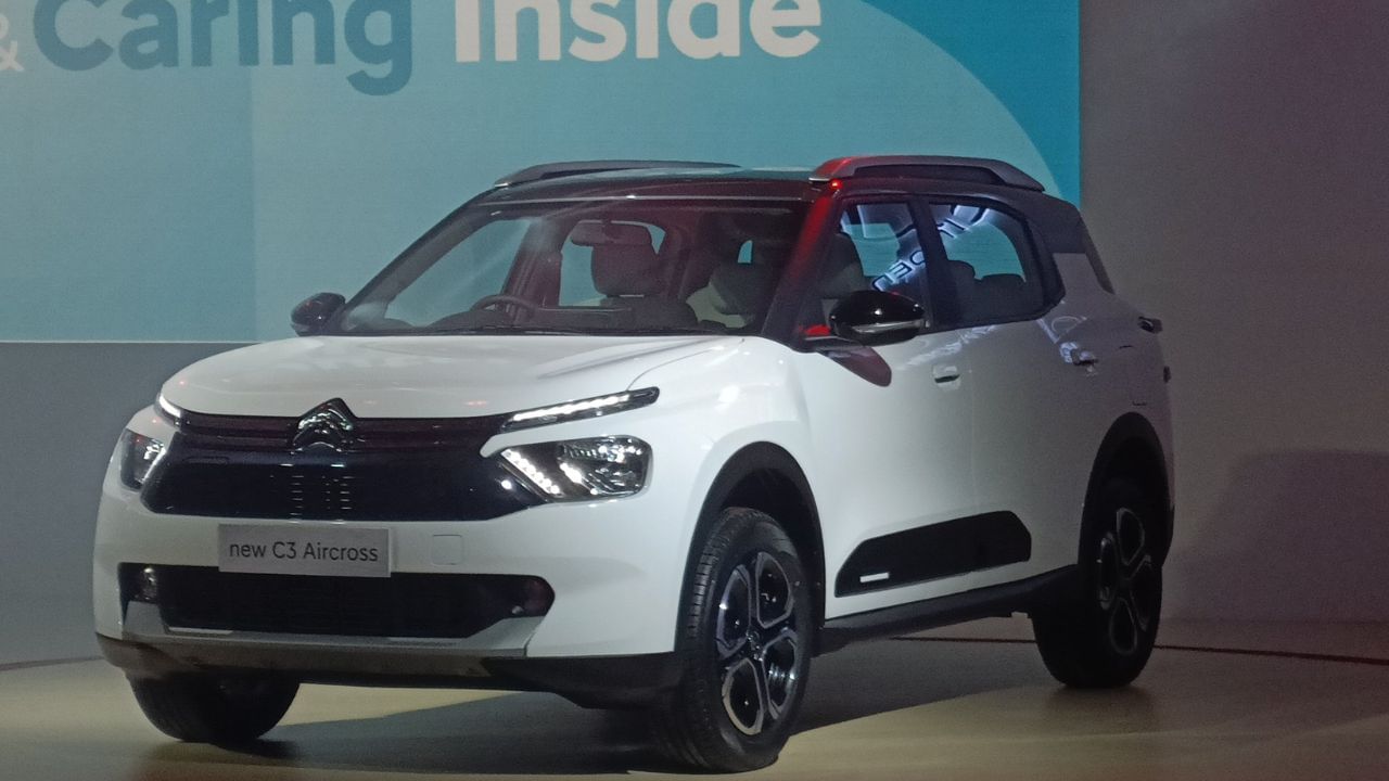 New New Citroen C3 Aircross Mid Size Suv Launched In India Know Specs ...