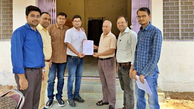 Mp Doctor Strike:उमरिया में डॉक्टरों ने फिर से की हड़ताल, काली पट्टी ...