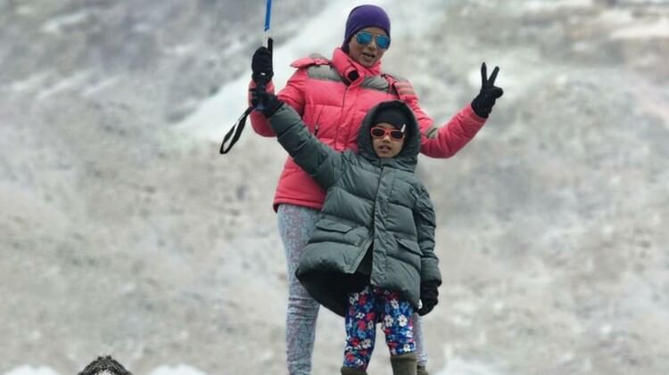 Pune Girl Arishka Laddha Becomes Youngest Indian To Climb Mount Everest ...