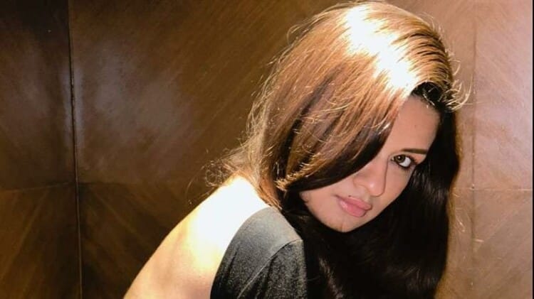 अवनीत कौर का टैटू देख मचल उठेगा दिल